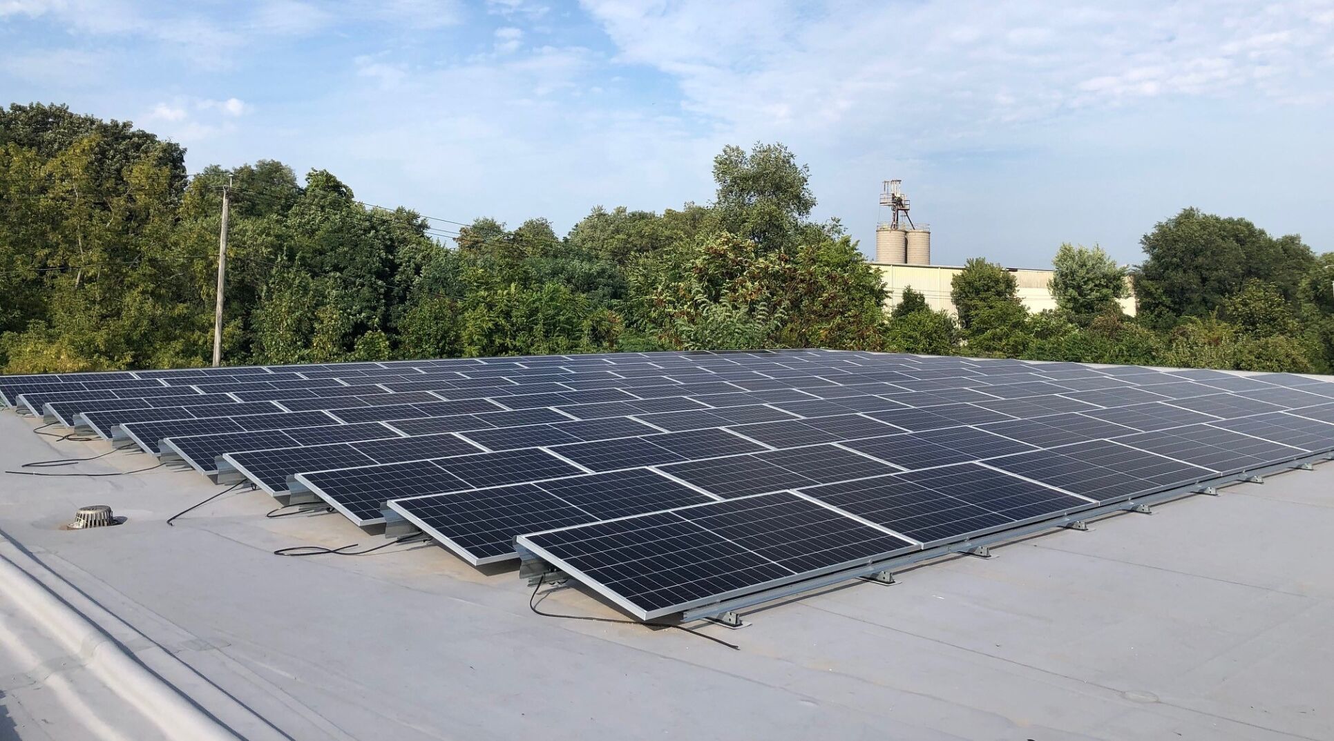 State Parks installs solar array atop Niagara Falls maintenance building