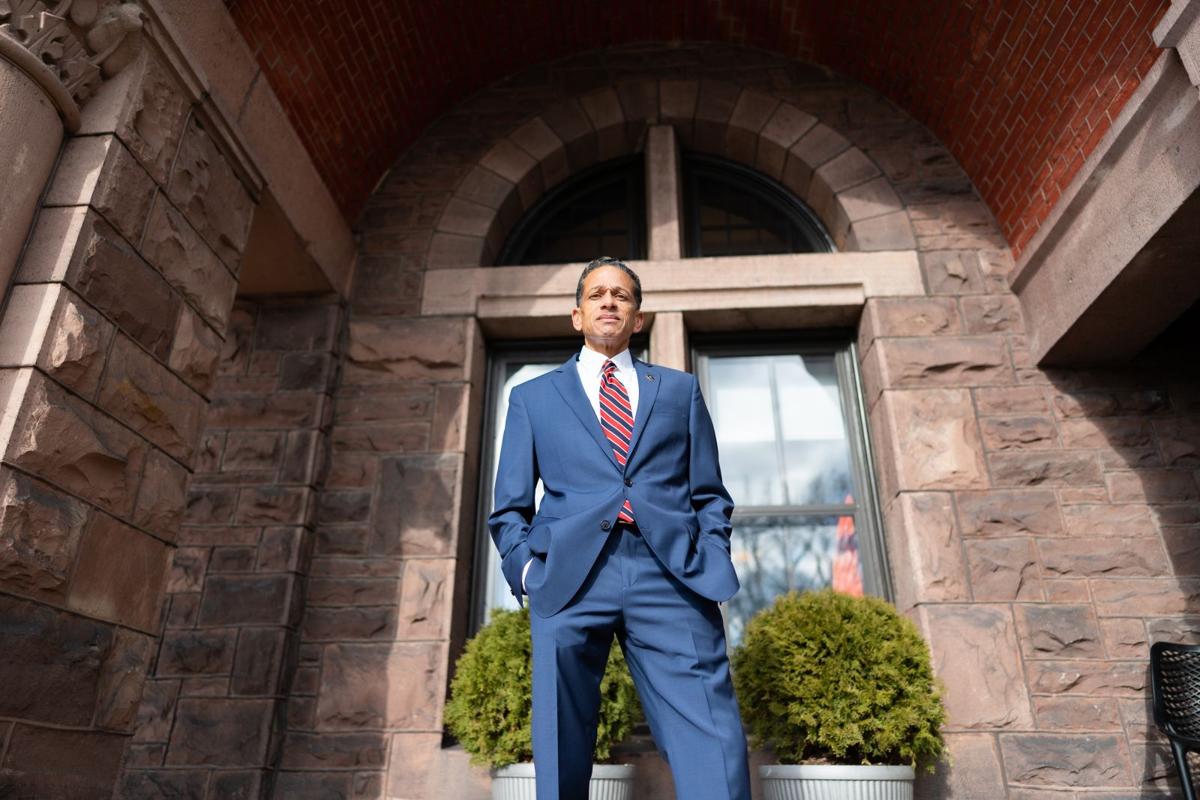 Retired FBI agent continues 'mission' to limit carnage in active ...