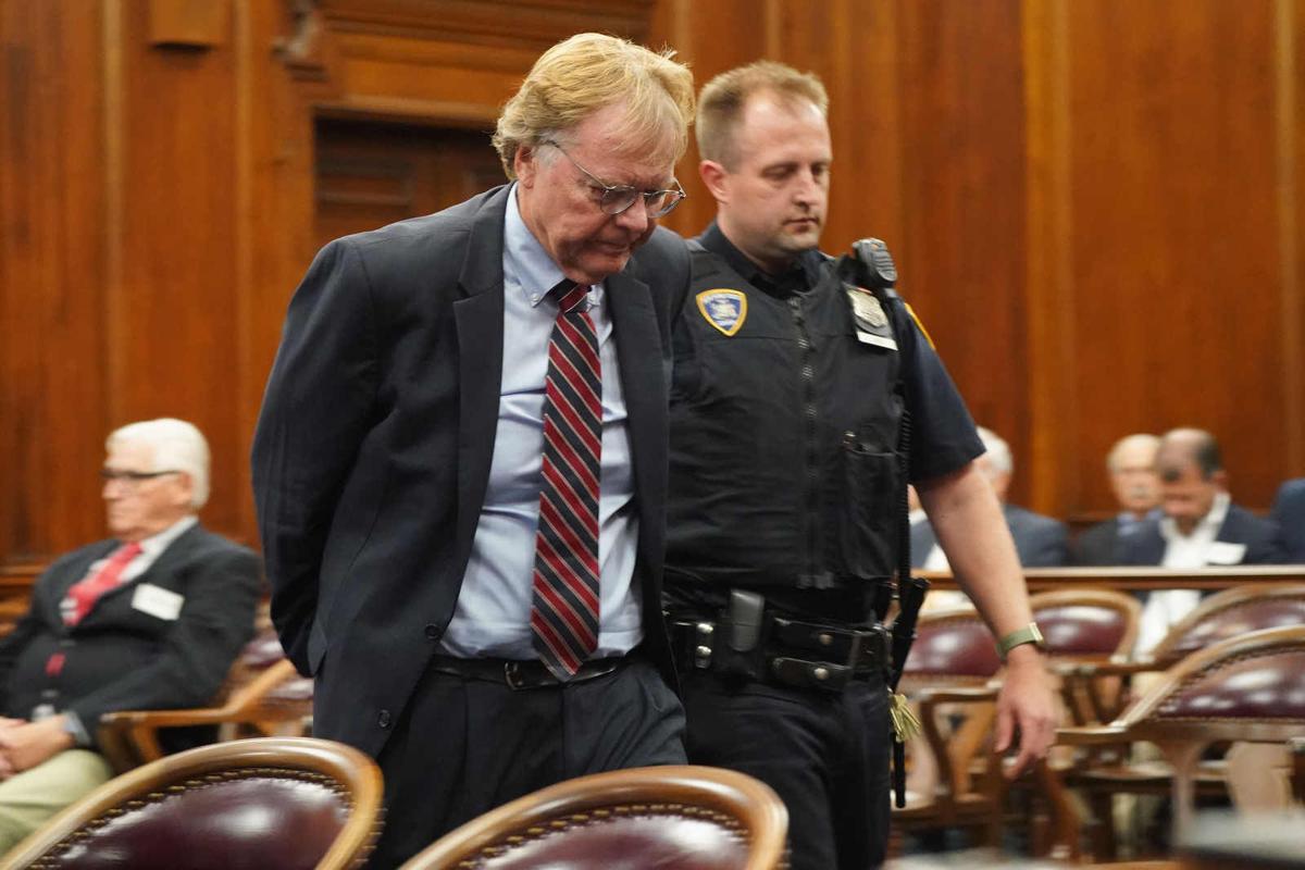 Despite 'second bite at the apple,' former judge's 16-month jail term ...