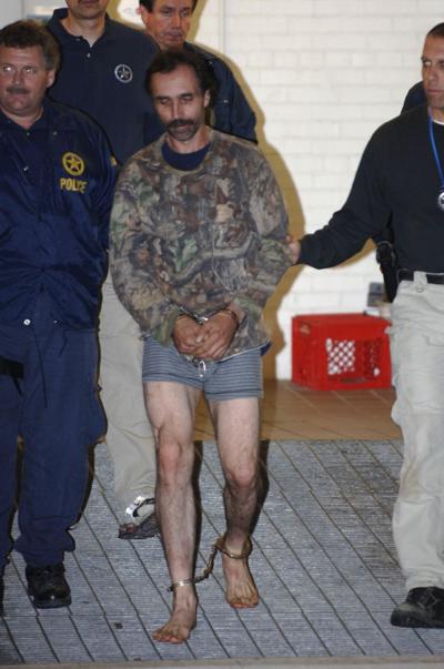 Lessons from Bucky Phillips’ escape as another manhunt presses on