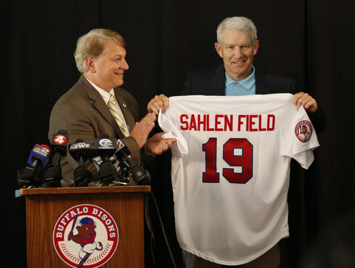 Apostrophe apostasy: We're looking at you, Sahlen's, Wegmans, Tim ...