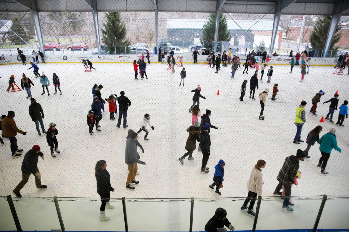 Gusto's Winter Wanna Series: Going ice skating