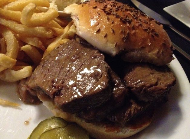 Starters: 'Beef on weck,' Korean rib buns at Bourbon and Butter