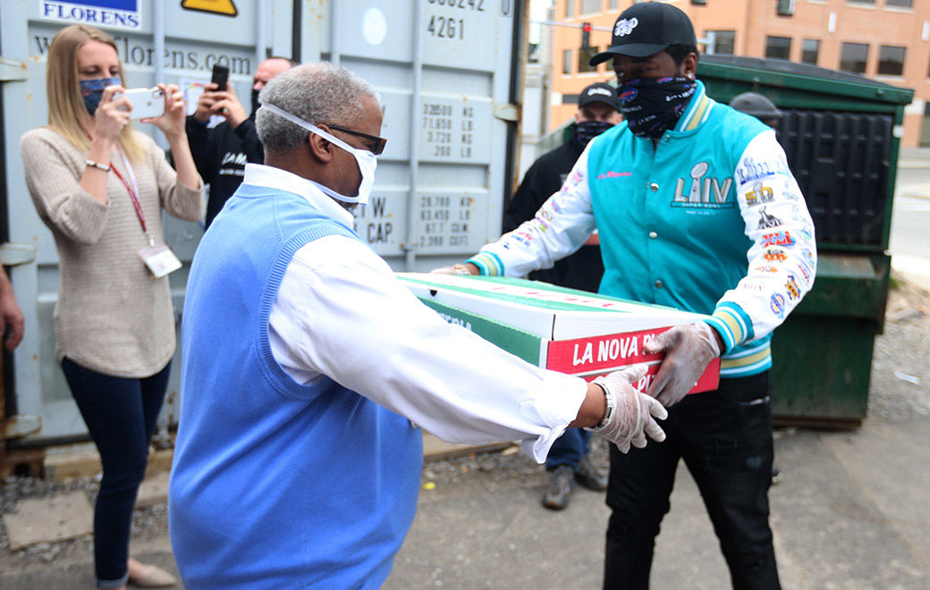 Rapper, clothing store join forces to offer free turkeys to those in need