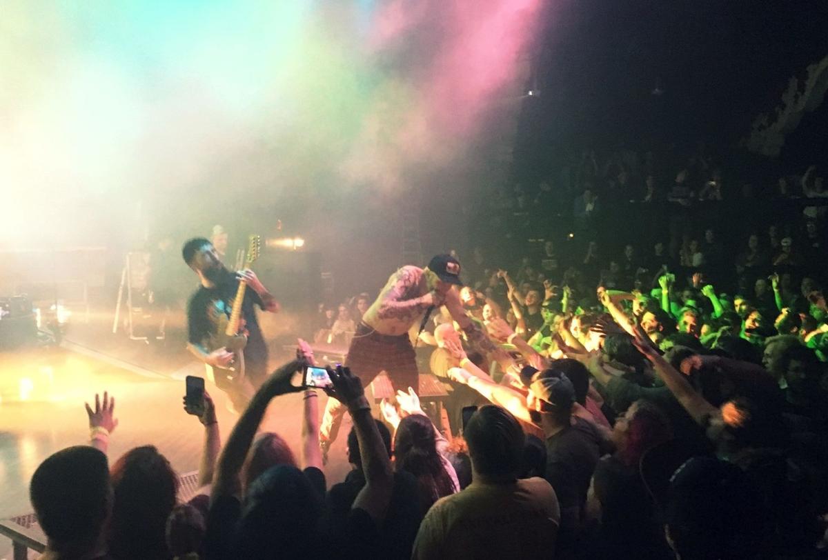 Singer Ben Barlow gets personal in Neck Deep's emotional concert at ...