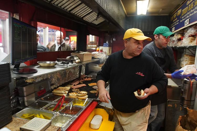 Louie's Hot Dogs, a Tonawanda tradition for decades, closed; owner ...