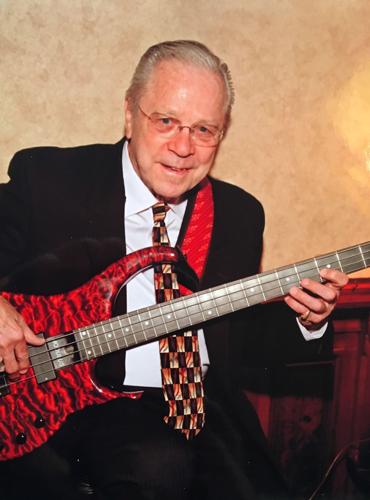 Ray Chamberlain, 87, jazz guitarist and bassist