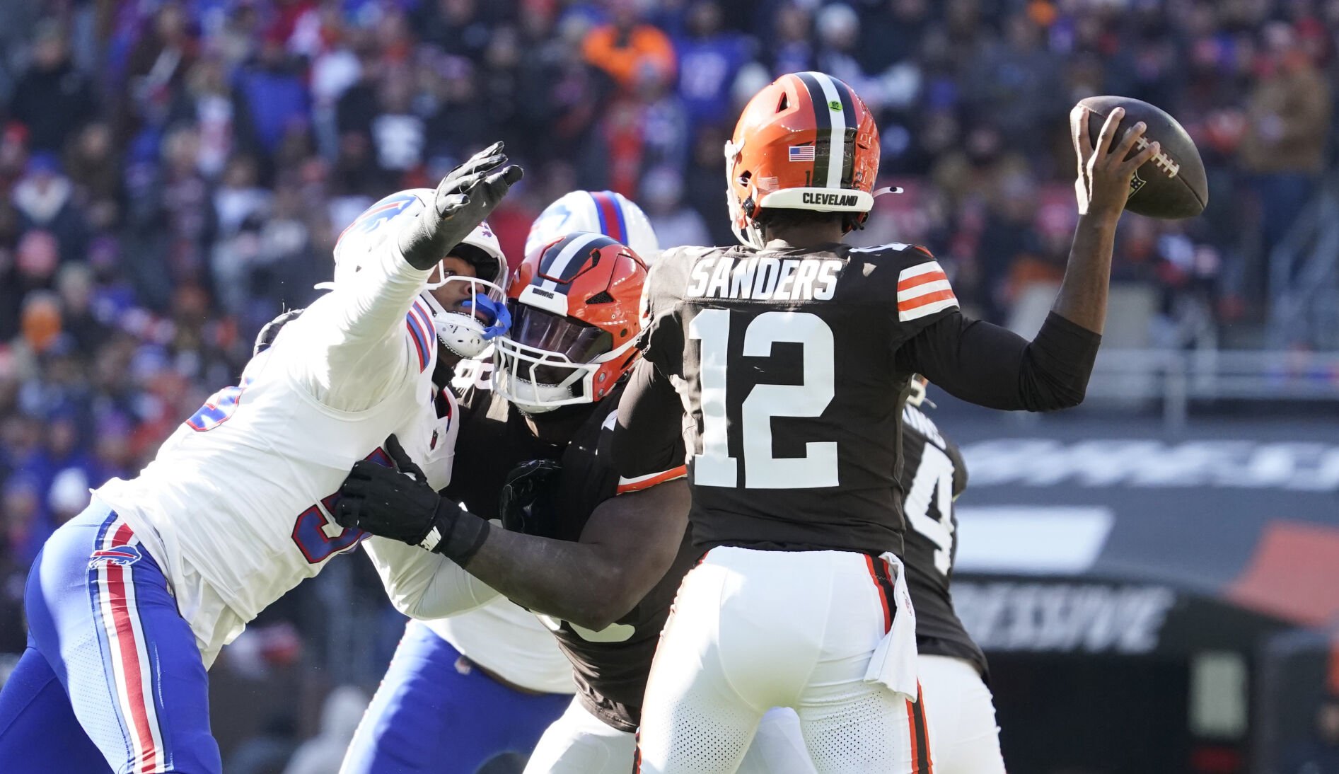 Bills' Greg Rousseau gets hot with 2.5 sacks vs Browns