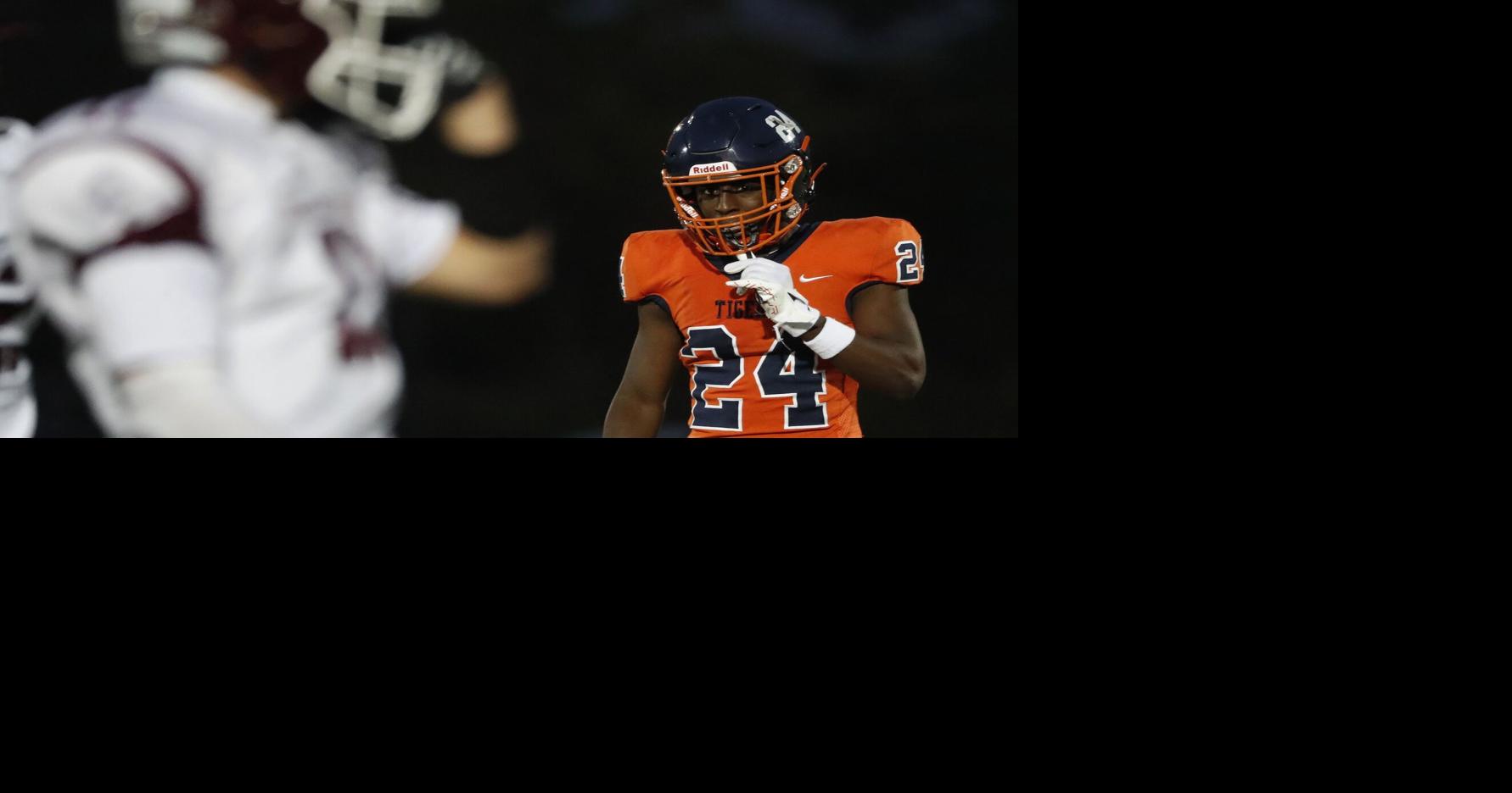 Demari Clemons returns from Georgia, re-enrolls at Bennett