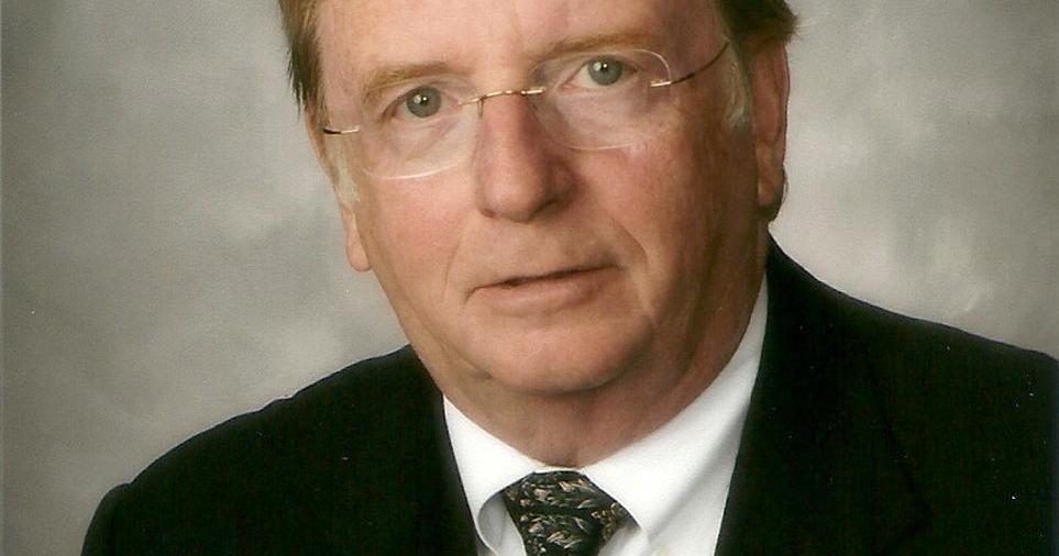 Thomas E. Schofield, 71, skilled attorney who met Queen Elizabeth II