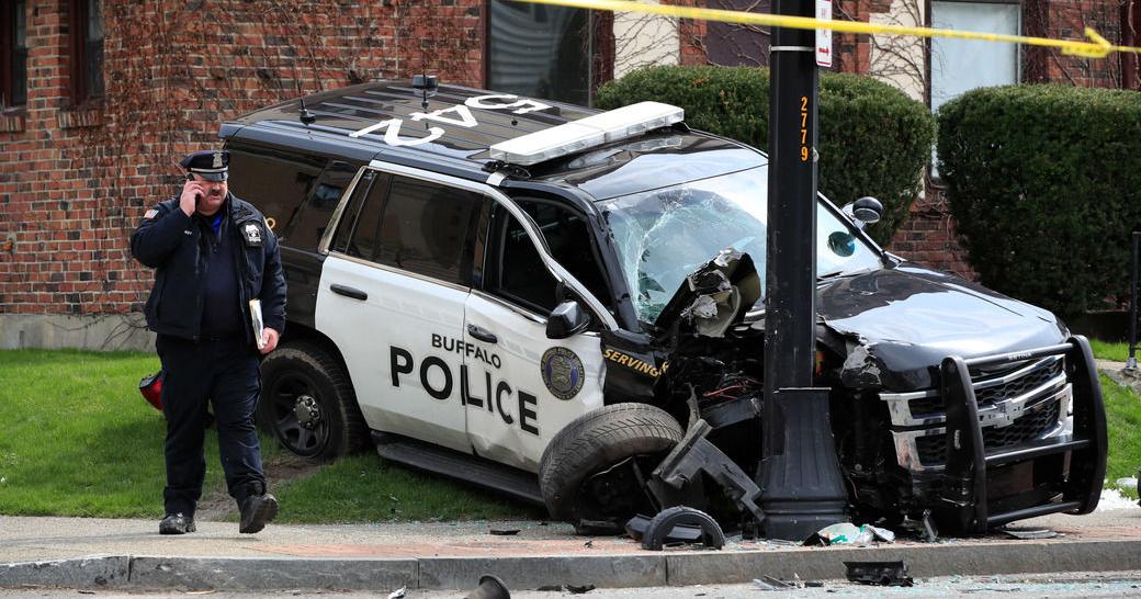 Crash involving police vehicle leaves 1 'critical,' 4 others hurt ...