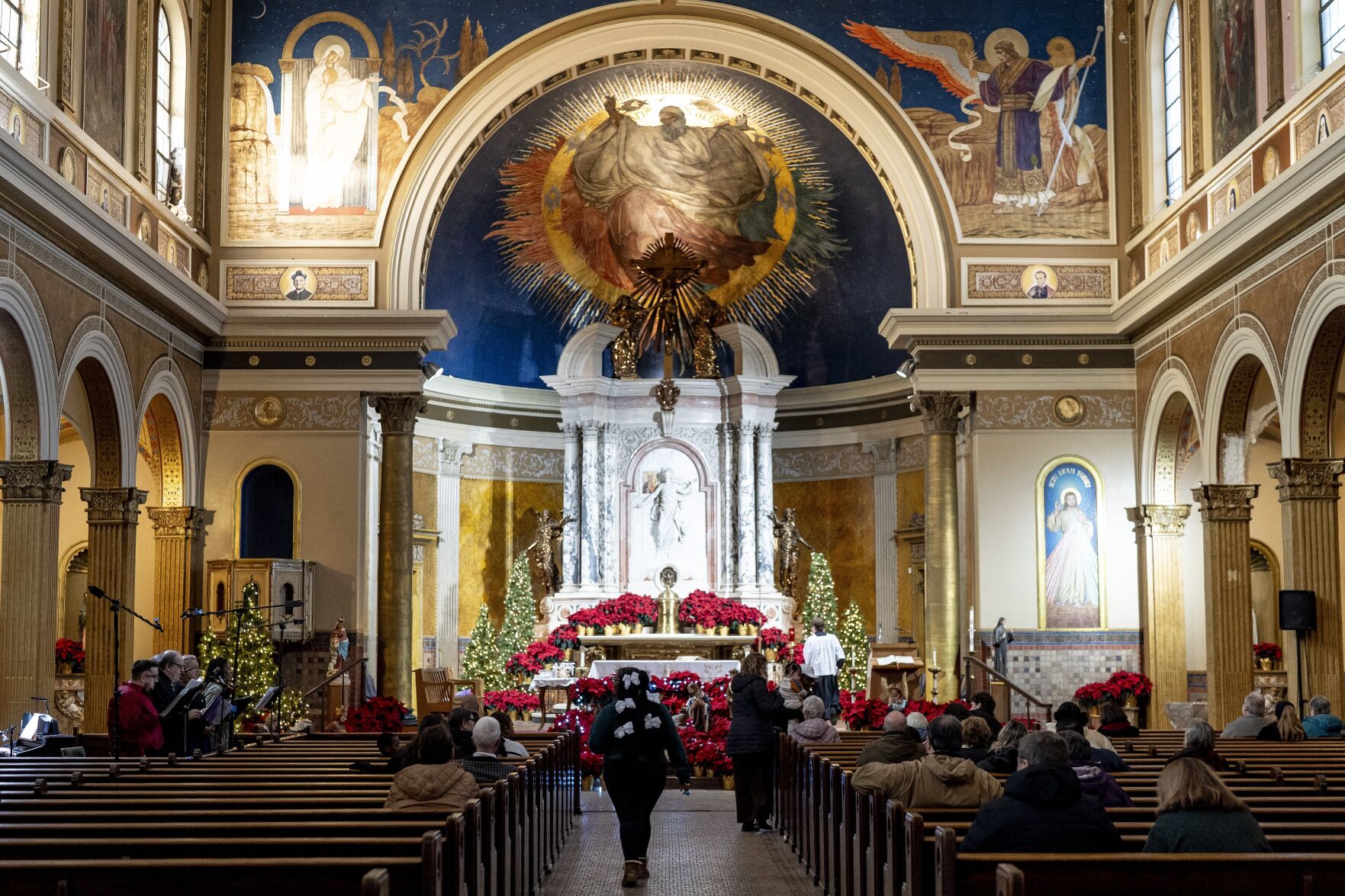 St. Luke's Mission of Mercy celebrates Christmas by giving