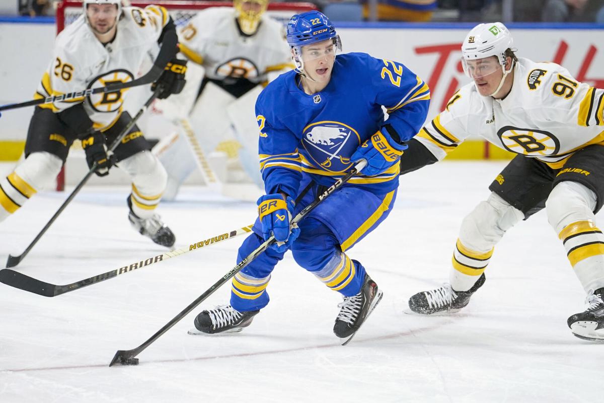Buffalo Sabres fall to Boston Bruins, 4-3
