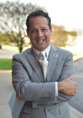 Dr. Will Keresztes receives award
