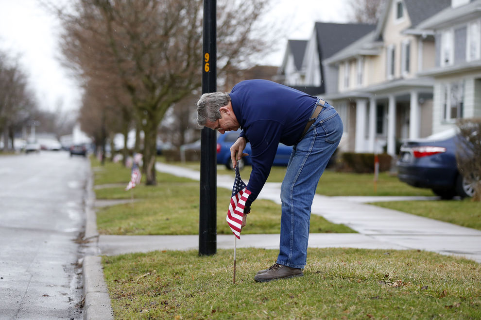 On one Tonawanda street, American flags bloom amid Covid-19 gloom