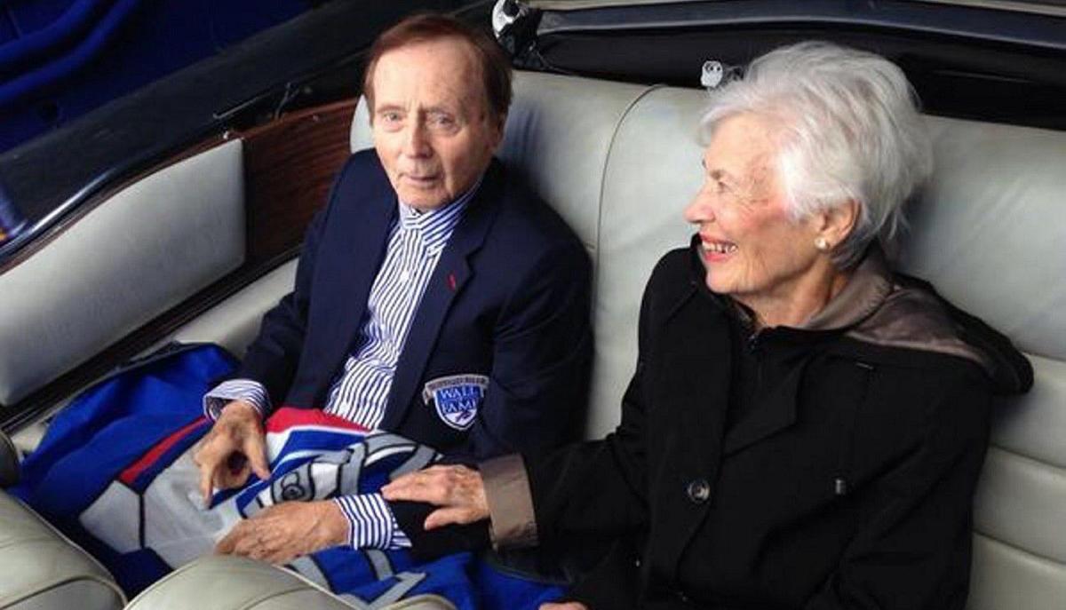 Stirring tweets celebrate Bills broadcaster Van Miller