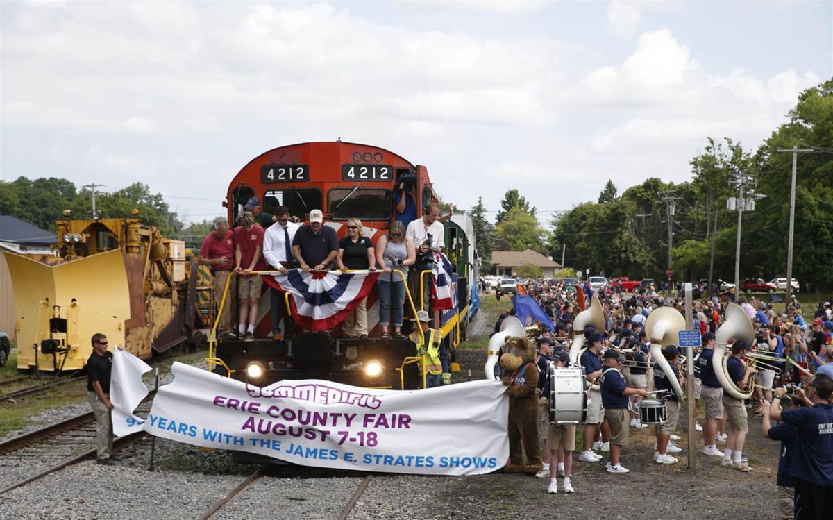 The fair train arrives in Hamburg