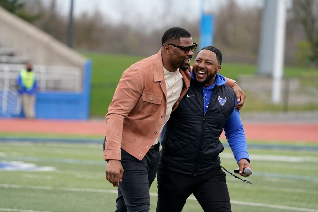 Nik McMillan, Khalil Mack shine at UB football's spring game