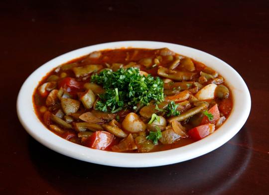 At Almaza Grill, supporting cast carries the day