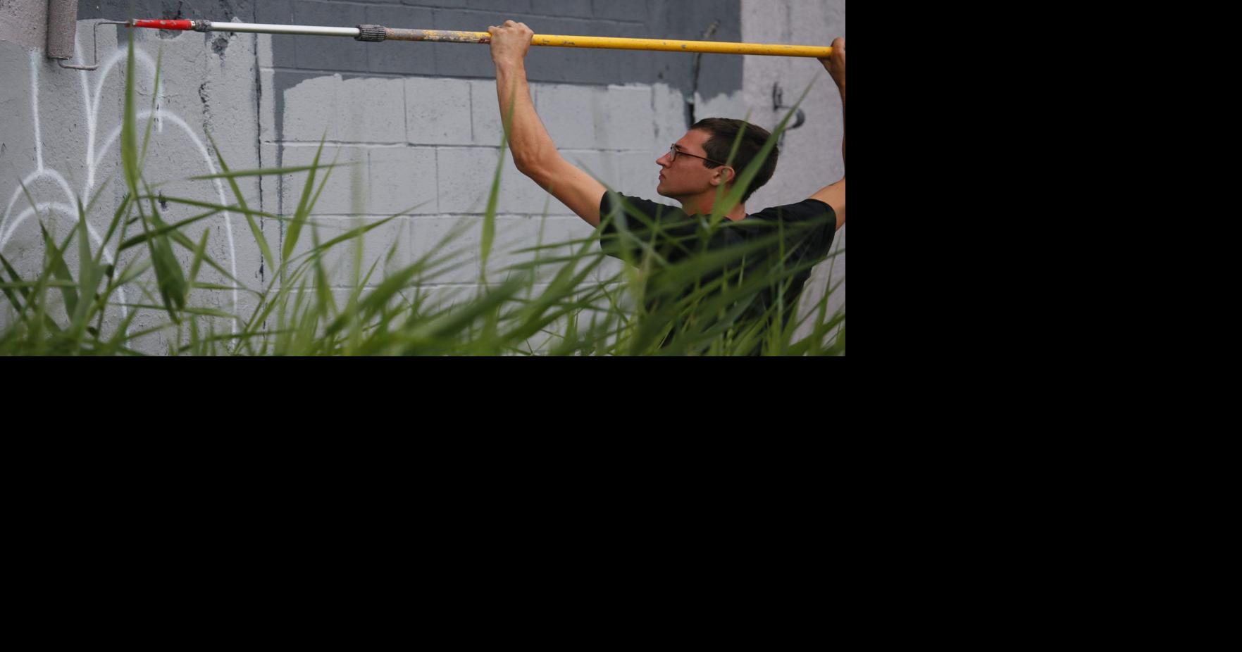 Buffalo ‘BCUZ’ tagger starts court sentence removing graffiti