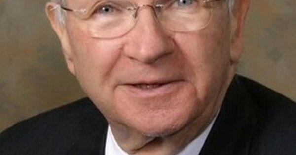 Ralph L. Halpern, 95, attorney prominent in Buffalo Bills' early years