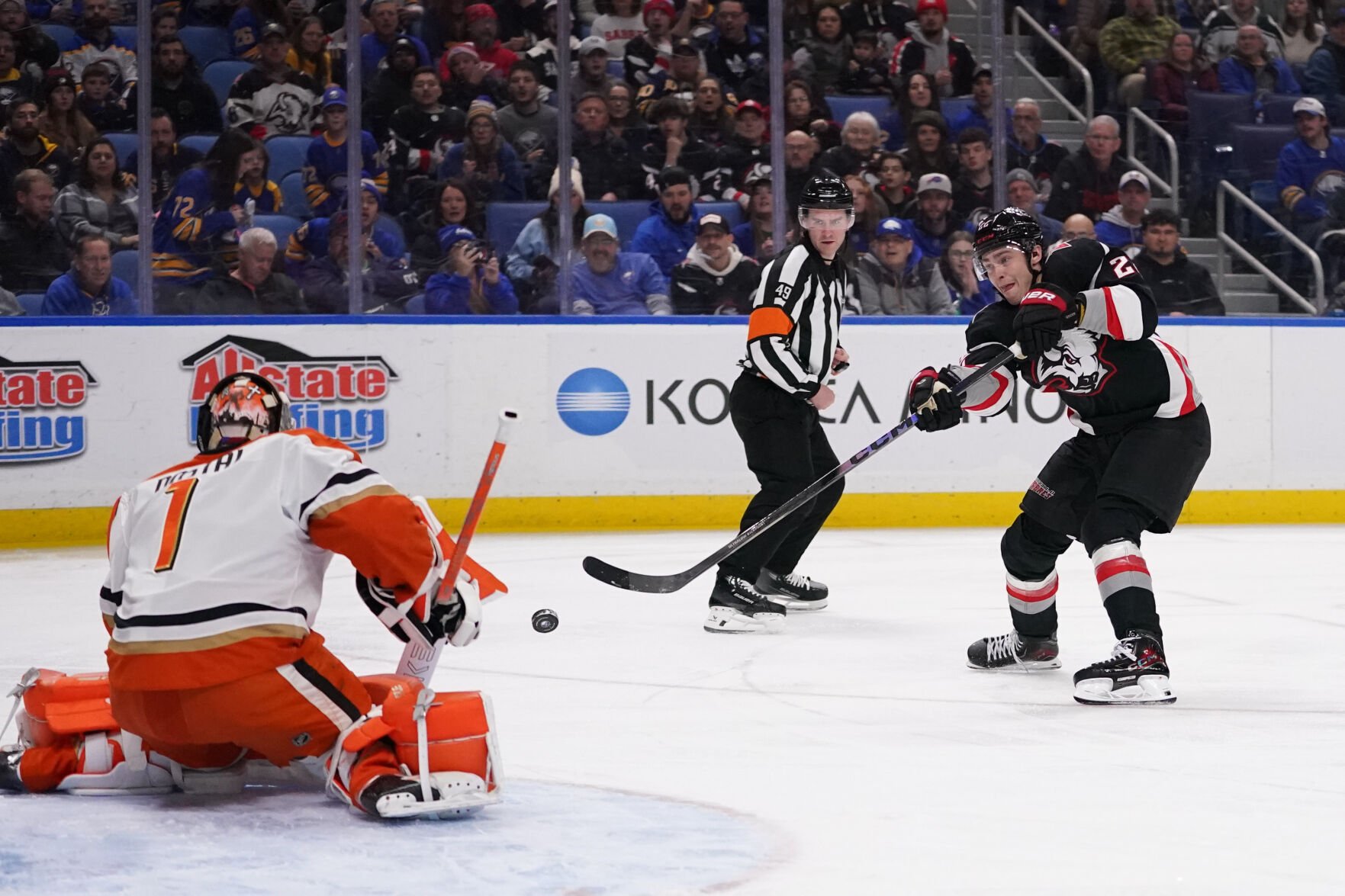 Buffalo Sabres defeat Anaheim Ducks, 5-3