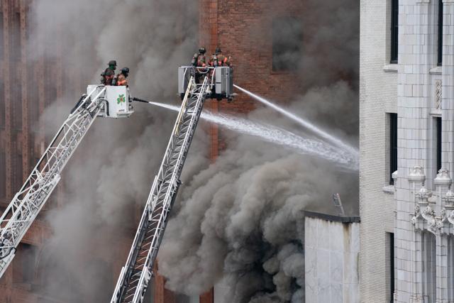 Downtown Buffalo fire claims one building, no injuries