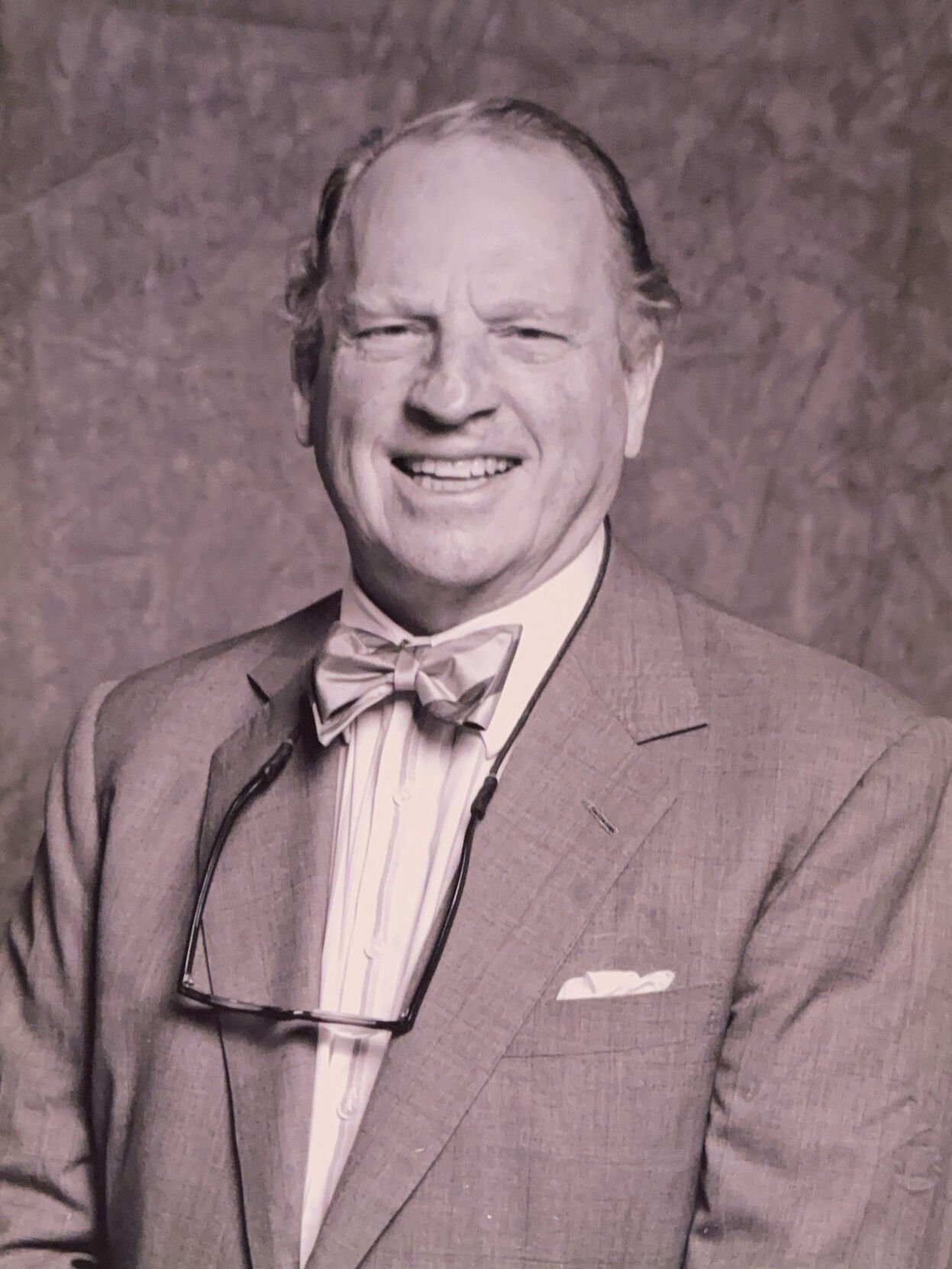 Charles E. Balbach, 89, entrepreneur with major role at Buffalo AKG Art ...