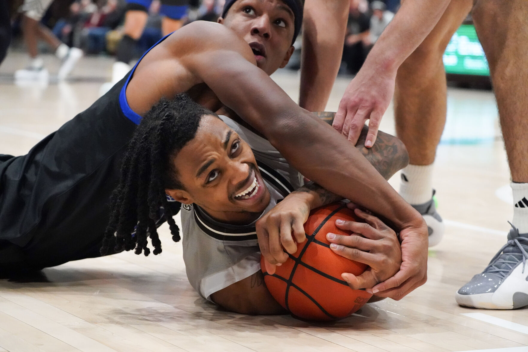 Buffalo, Bonnies begin basketball seasons undefeated
