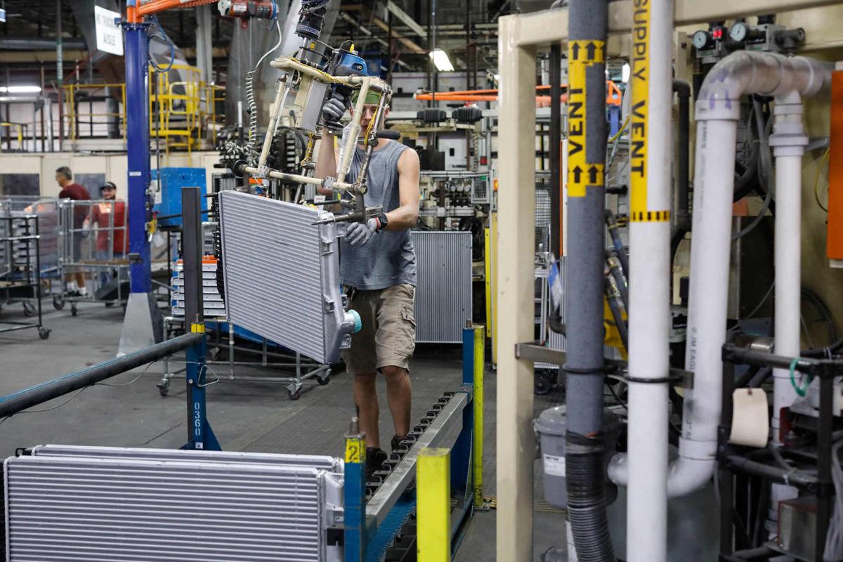 GM gives $154 million vote of confidence to Lockport plant