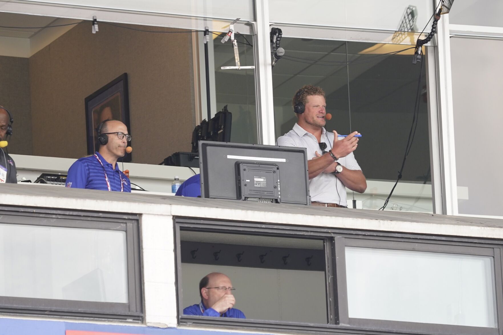 Alan Pergament's news and notes in media coverage