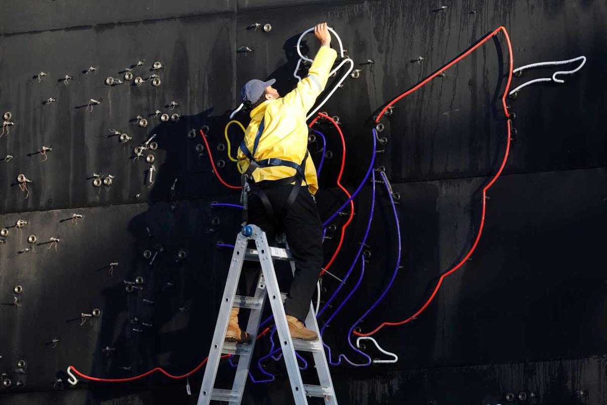 'Minor glitch' delays unveiling of restored neon tango dancers on Elmwood