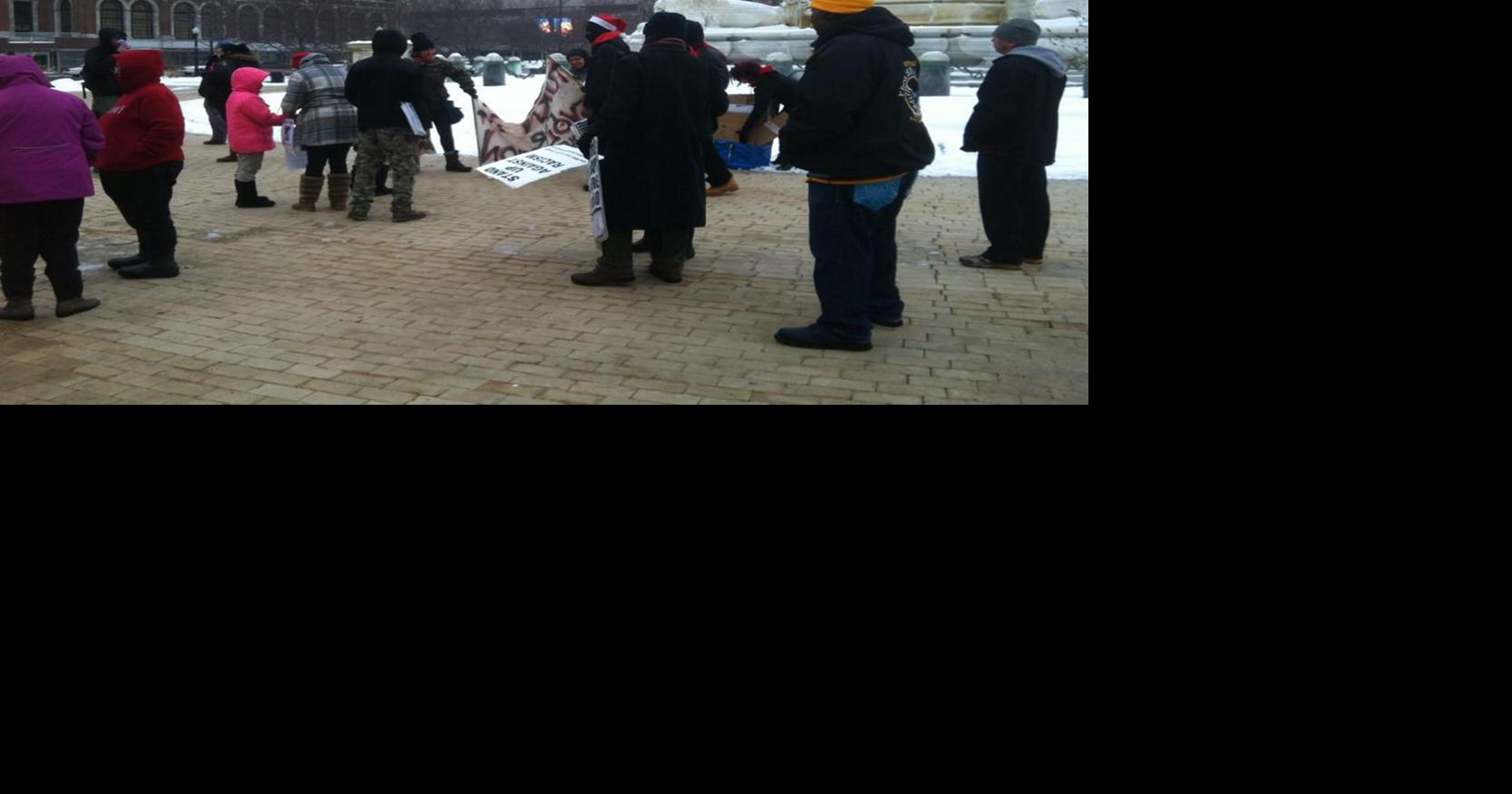 Demonstrators in Niagara Square protest police violence