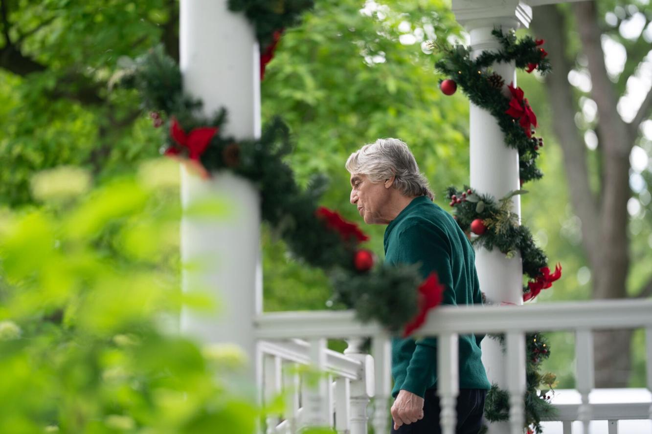 Tony Danza, Mario Lopez film Christmas movie in Buffalo area