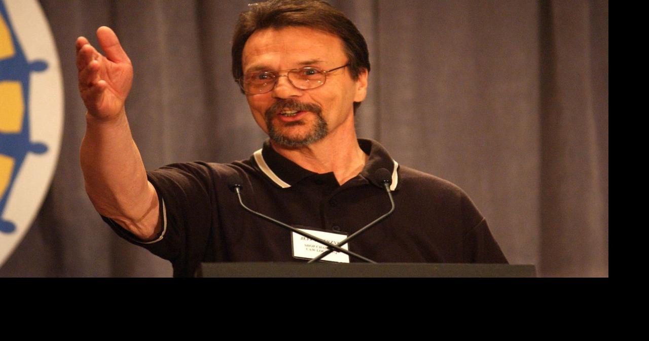 Ex-UAW official pleads guilty to corruption charges