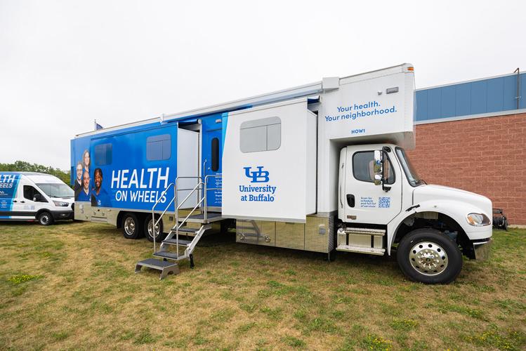 UB med students make Buffalo's Seneca-Babcock healthier