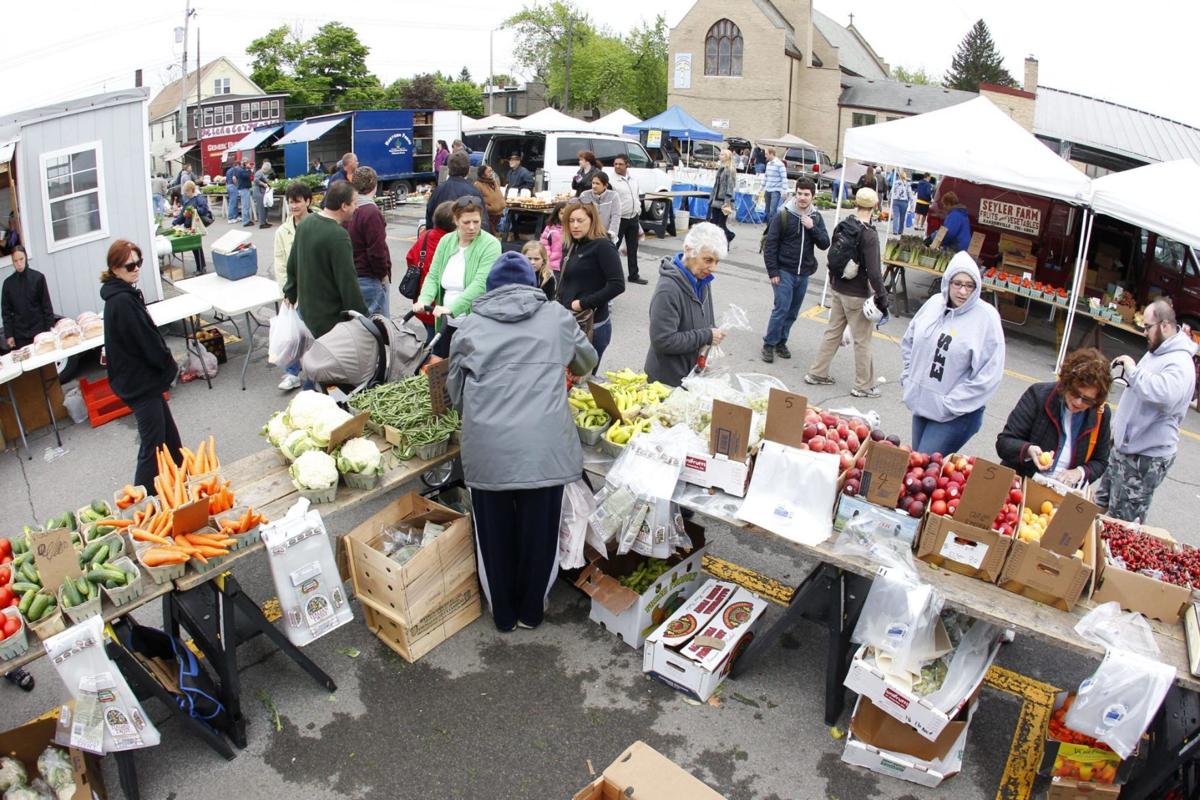 New farmers market takes advantage of empty plaza parking lot in ...