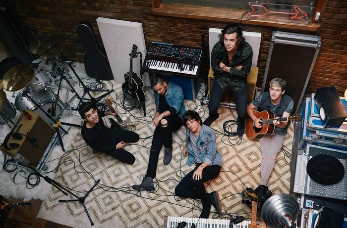 One Direction moves back in time on 'Four'