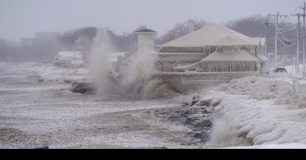 Photos: Blizzard buries Buffalo on Christmas Eve