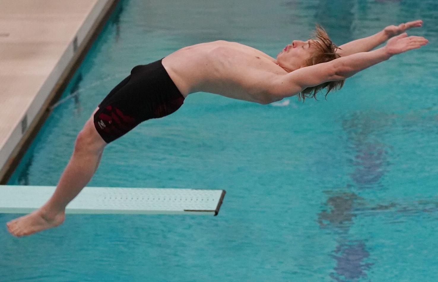 Photos: Scenes from the New York State boys diving qualifier