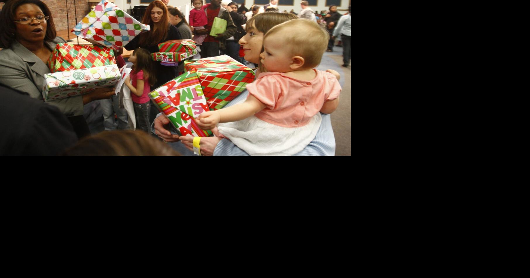 Church distributes toys to kids for 25th year