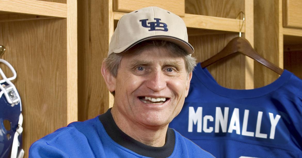 Jim McNally, Elijah Pitts get career honor from Hall of Fame