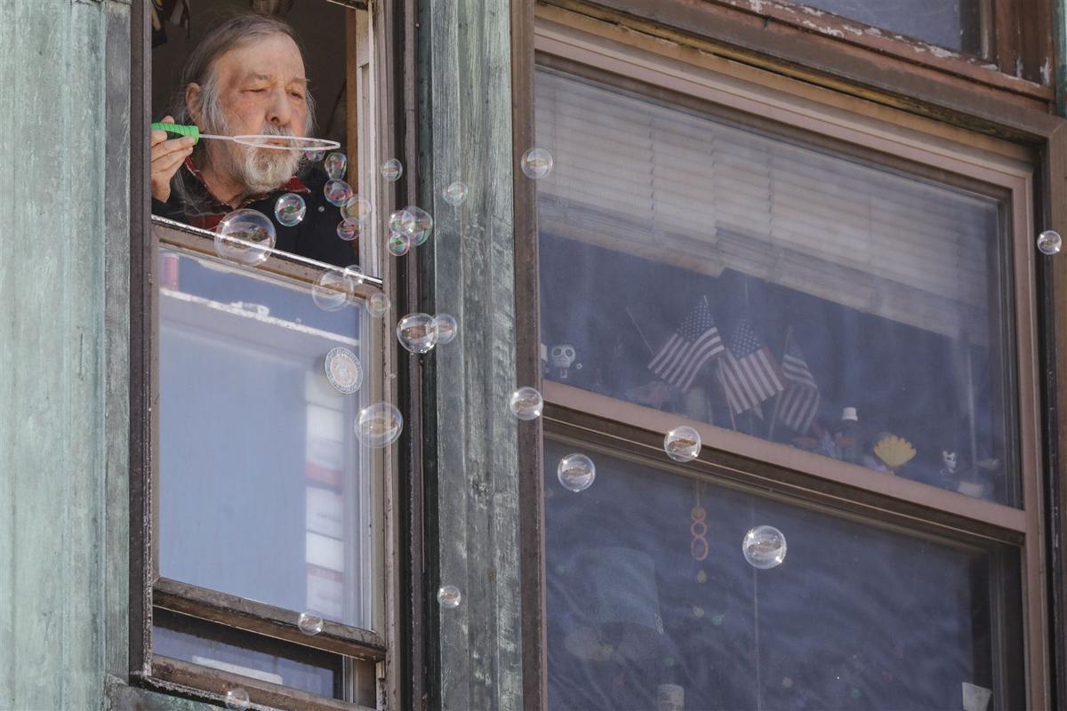 Charles Incorvaia, Allentown's 'Bubble Man,' dies at 75