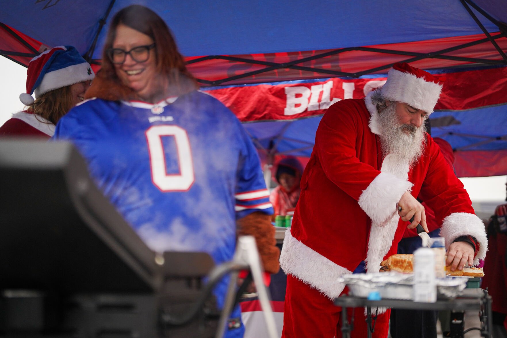 Photos: Rainy day at Highmark Stadium for Bills-Eagles