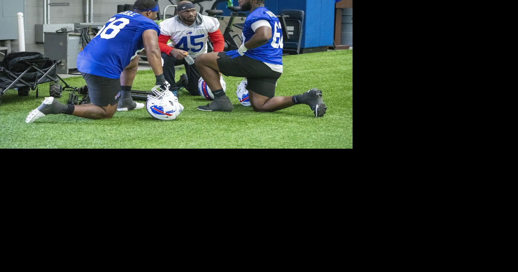 Bills LB Deion Jones' fireside chats benefits rookies