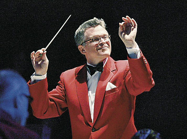 Crowd joins in for a joyous BPO Holiday Pops with John Morris Russell