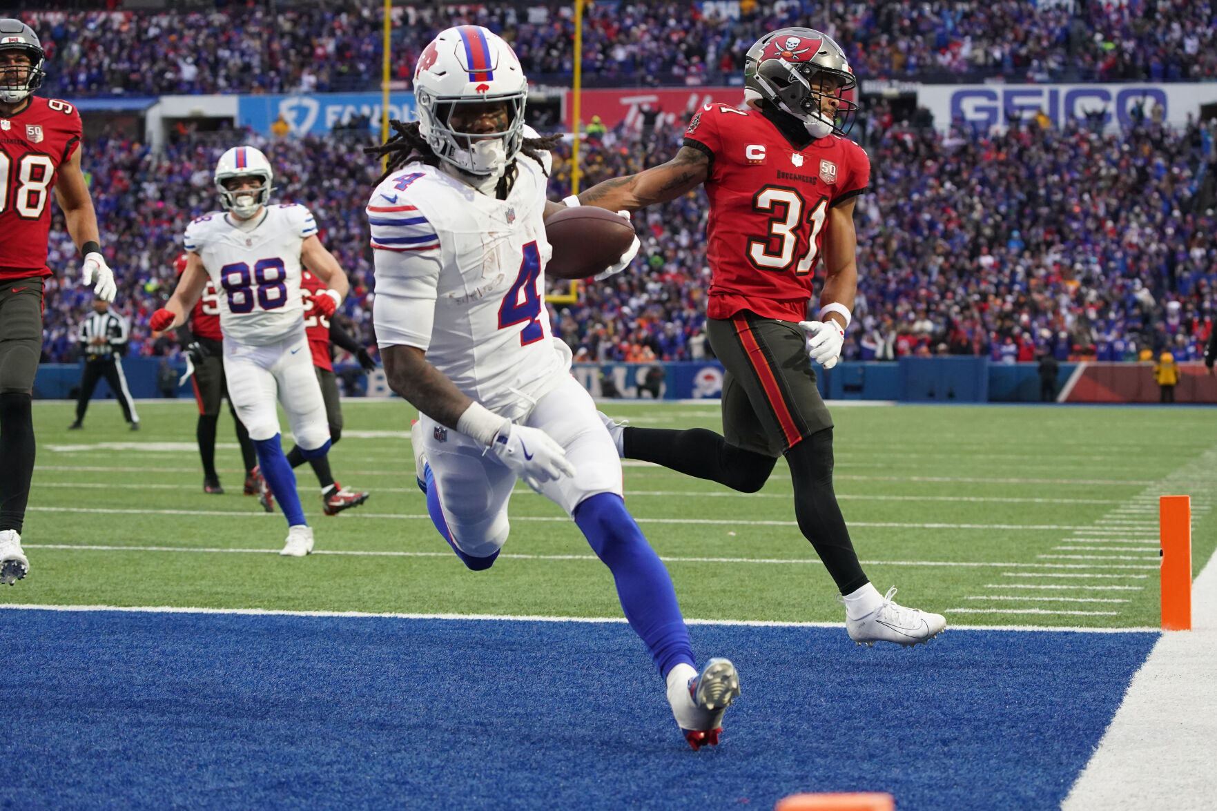 Photos: Bills beat Buccaneers, 44-32