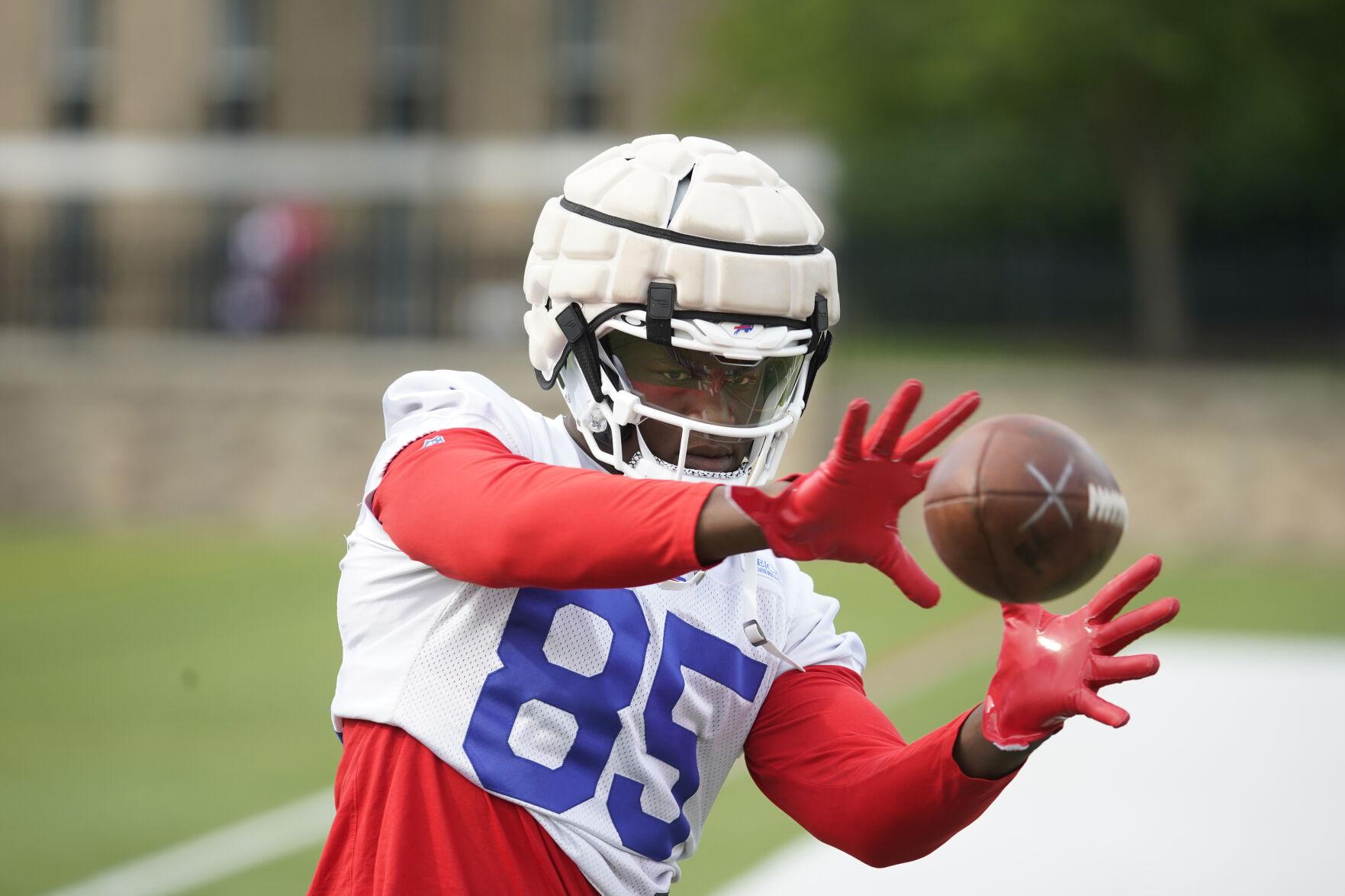 Tight end Quintin Morris shows Buffalo community his support through ...