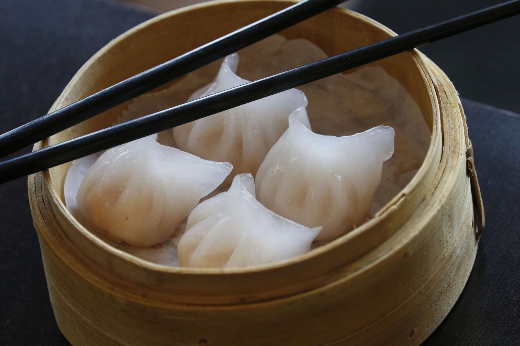 At Wok & Roll, reliable dim sum and Cantonese specialties