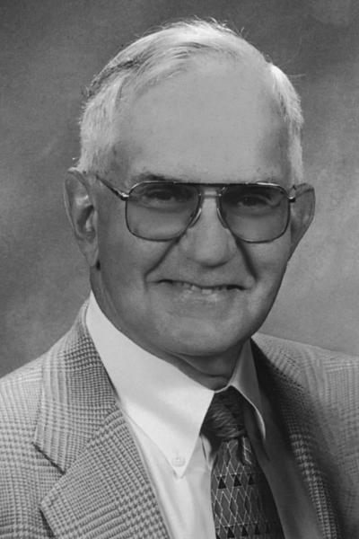 Richard D. Reading, 90, fifth-generation farm operator in the Southtowns